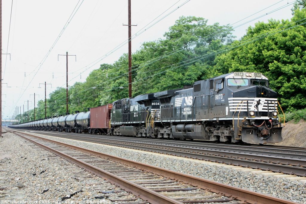 NS 9873 and train 64R